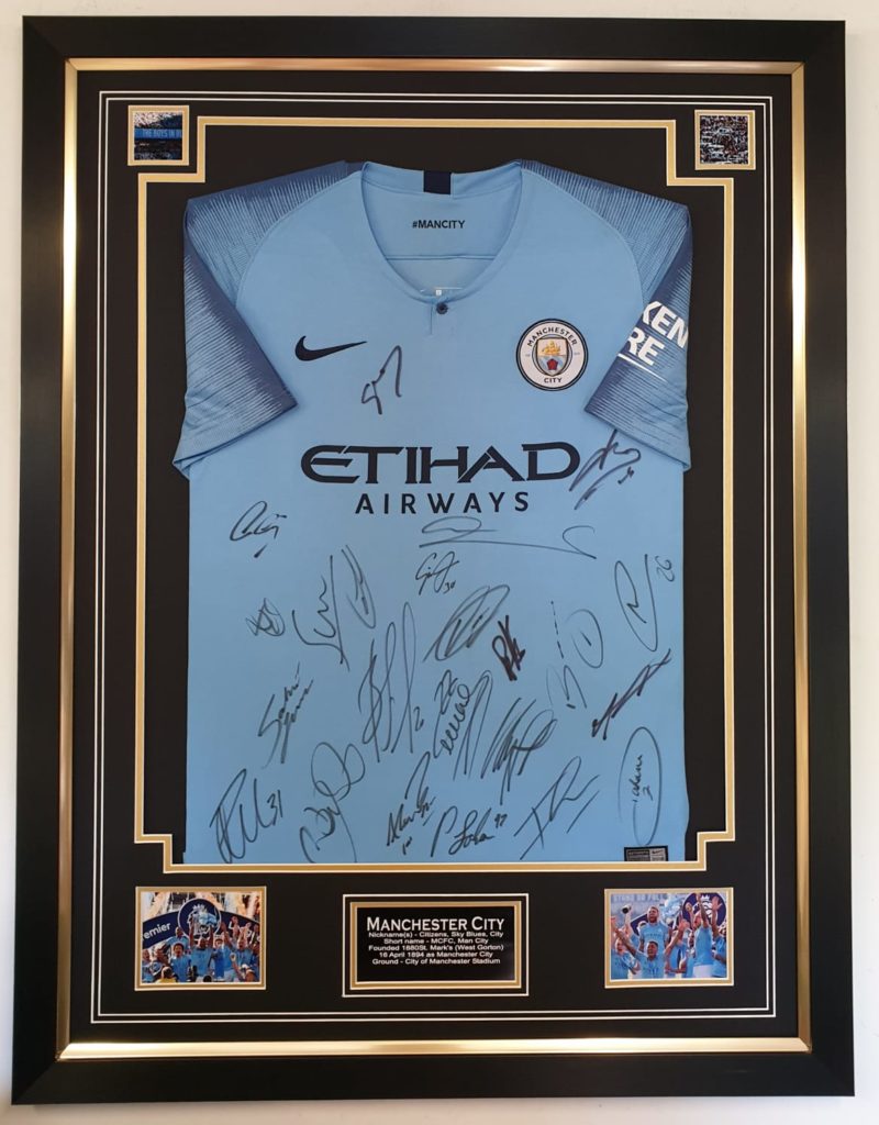 Manchester City Squad Signatures framed – Experience Epic